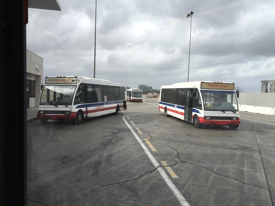 american-airlines-shuttle-buses - MyNewsLA.com