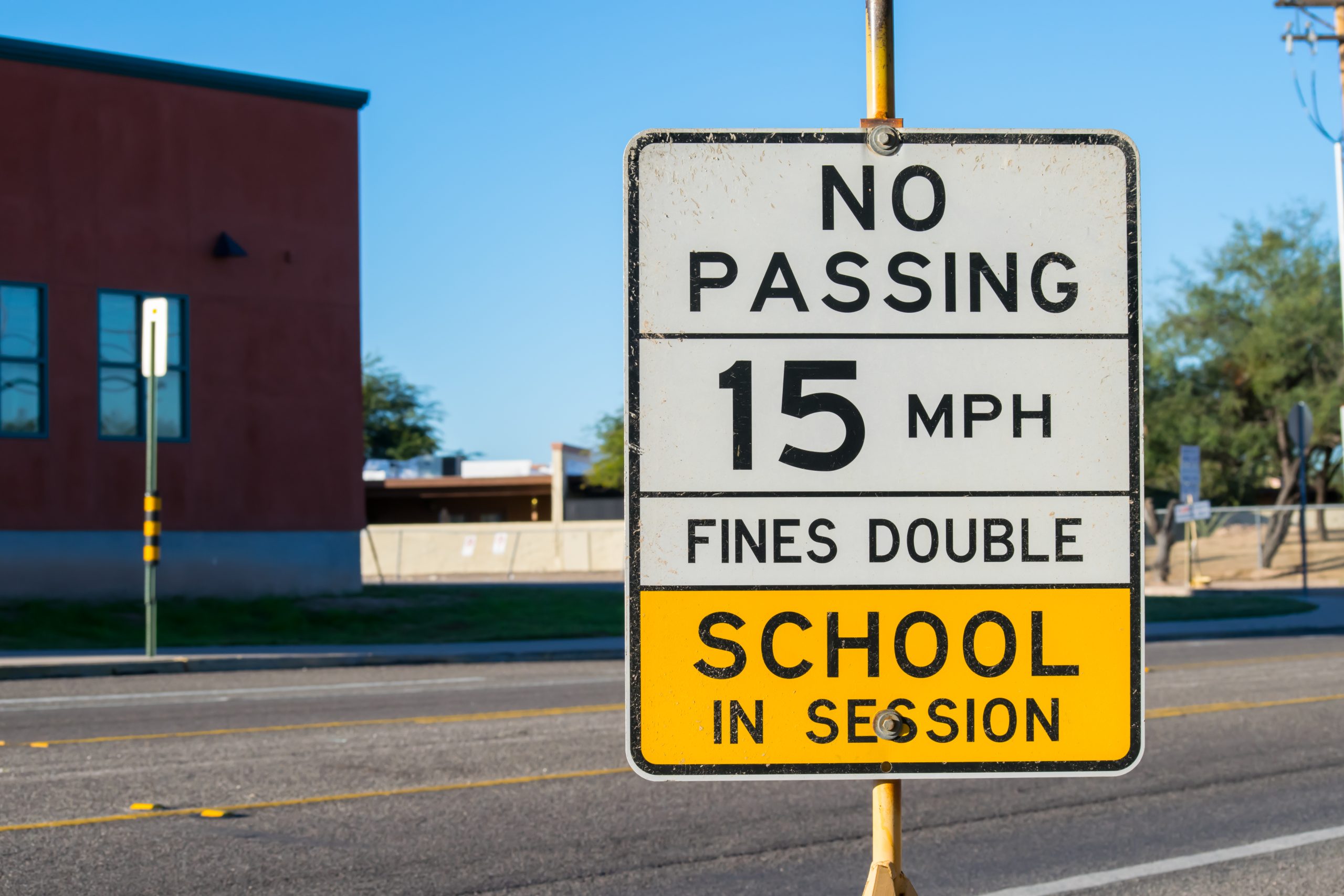 15 MPH Zones to Be Set Up at 200 LA Schools - MyNewsLA.com