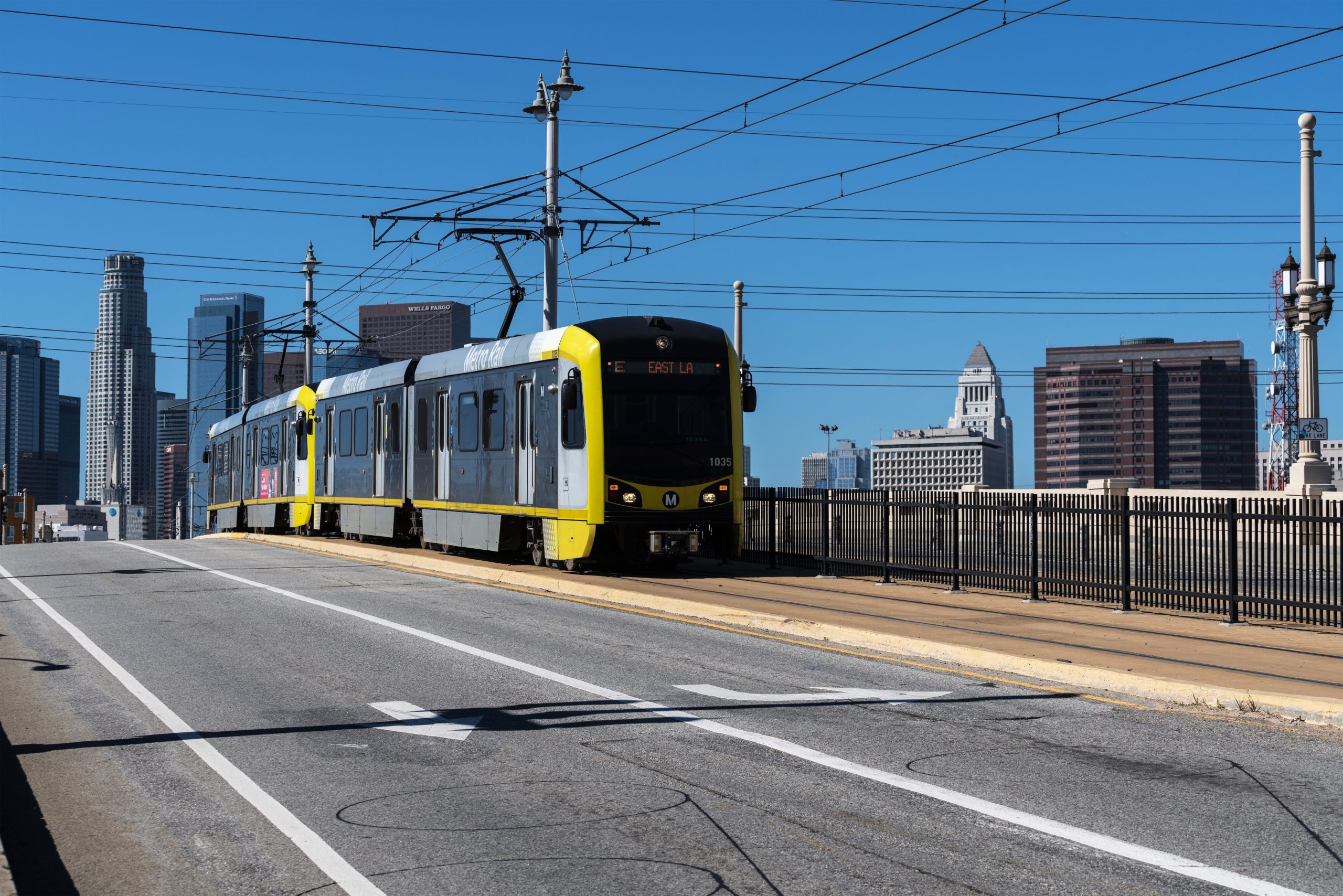 Metro Commuter Crash, Derailed - MyNewsLA.com