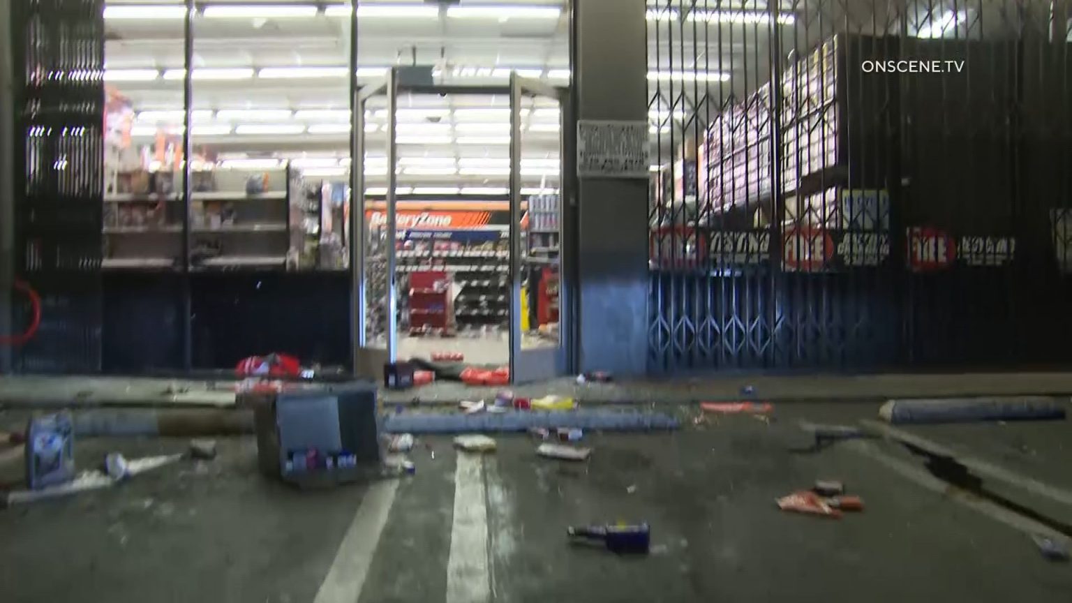 Looters Hit AutoZone During South LA Street Takeover - MyNewsLA.com