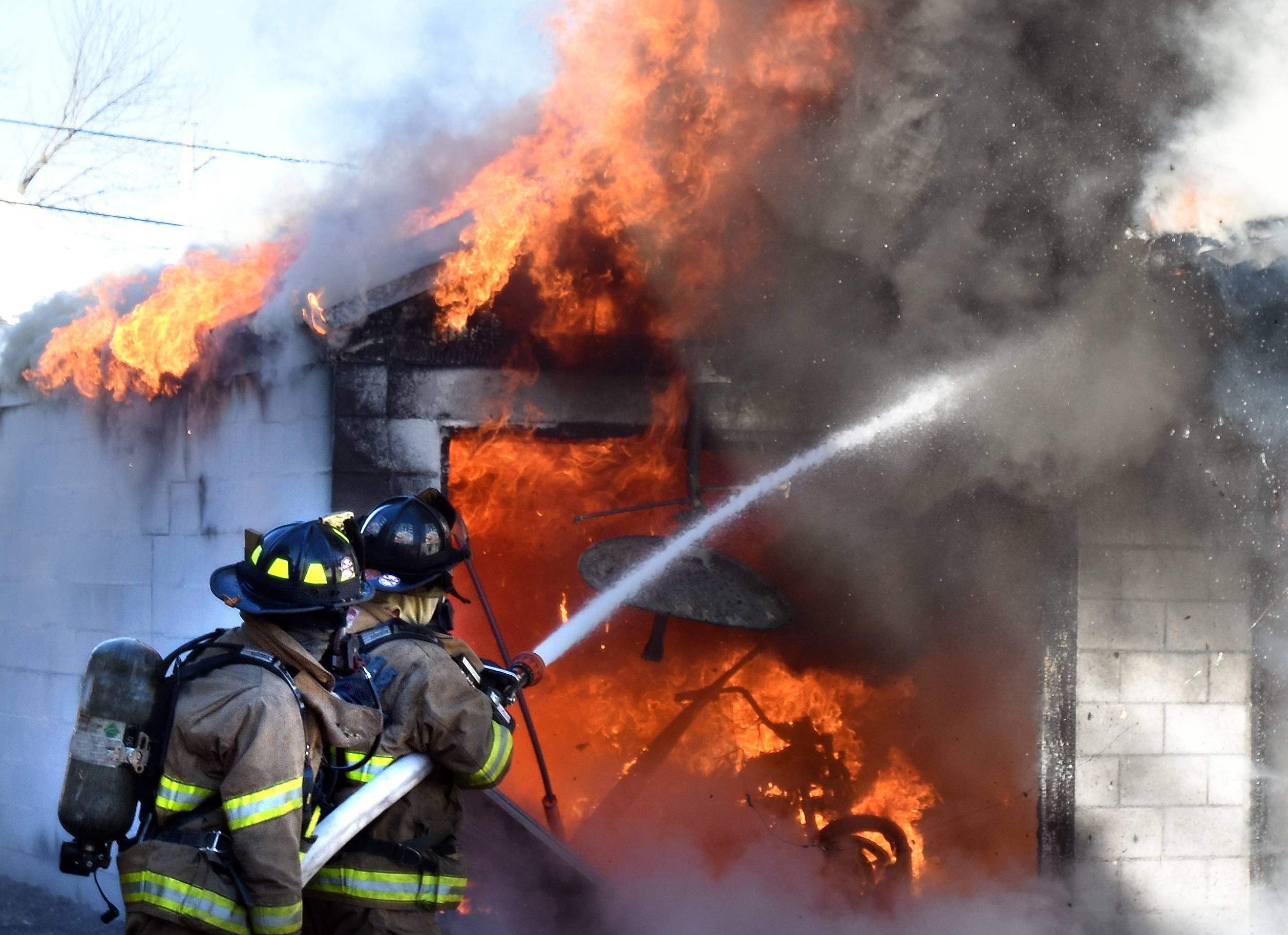 Attached Garage Catches Fire At Irvine Townhouse - MyNewsLA.com