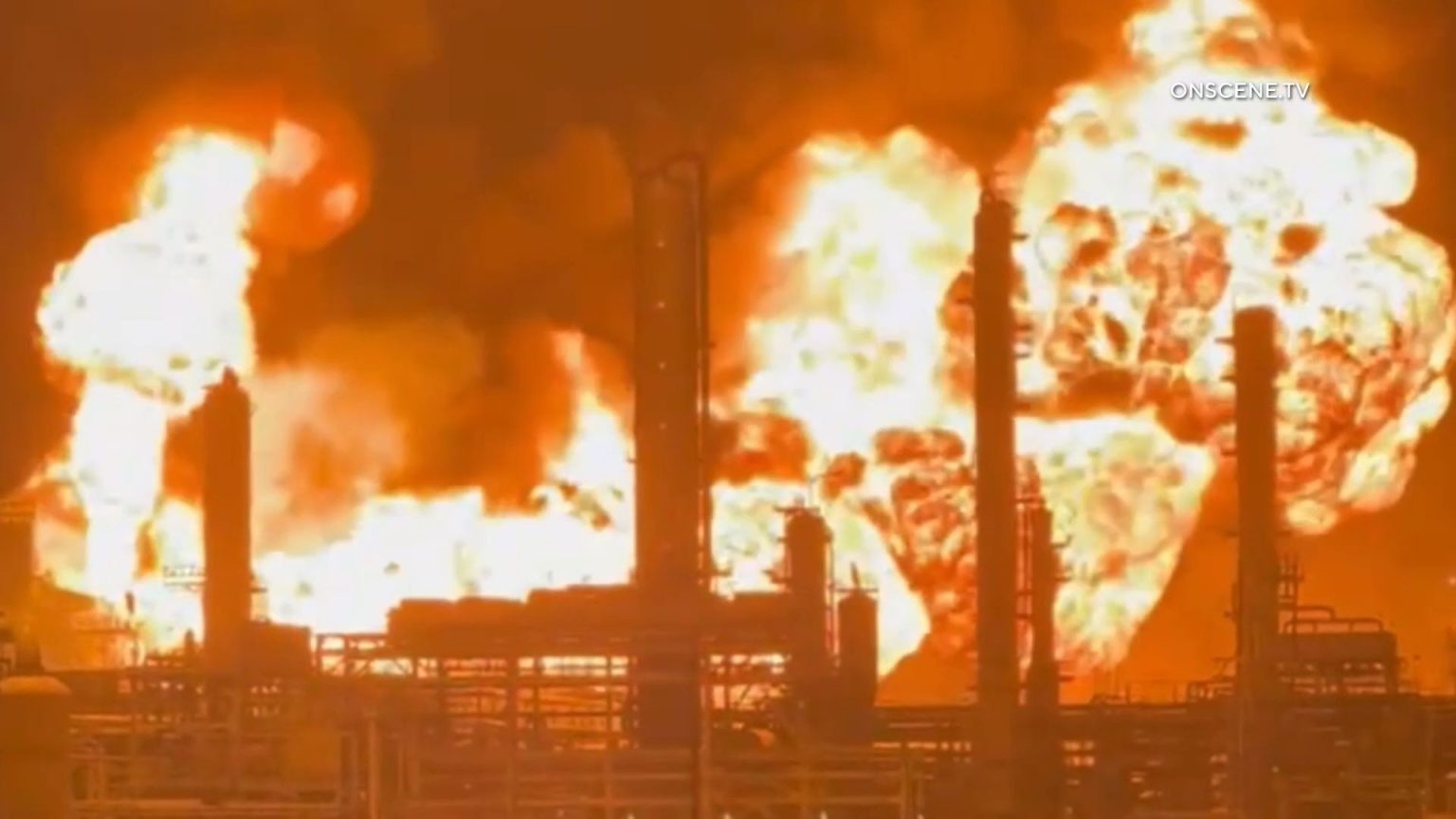 Fire Erupts at Chevron El Segundo Refinery - MyNewsLA.com