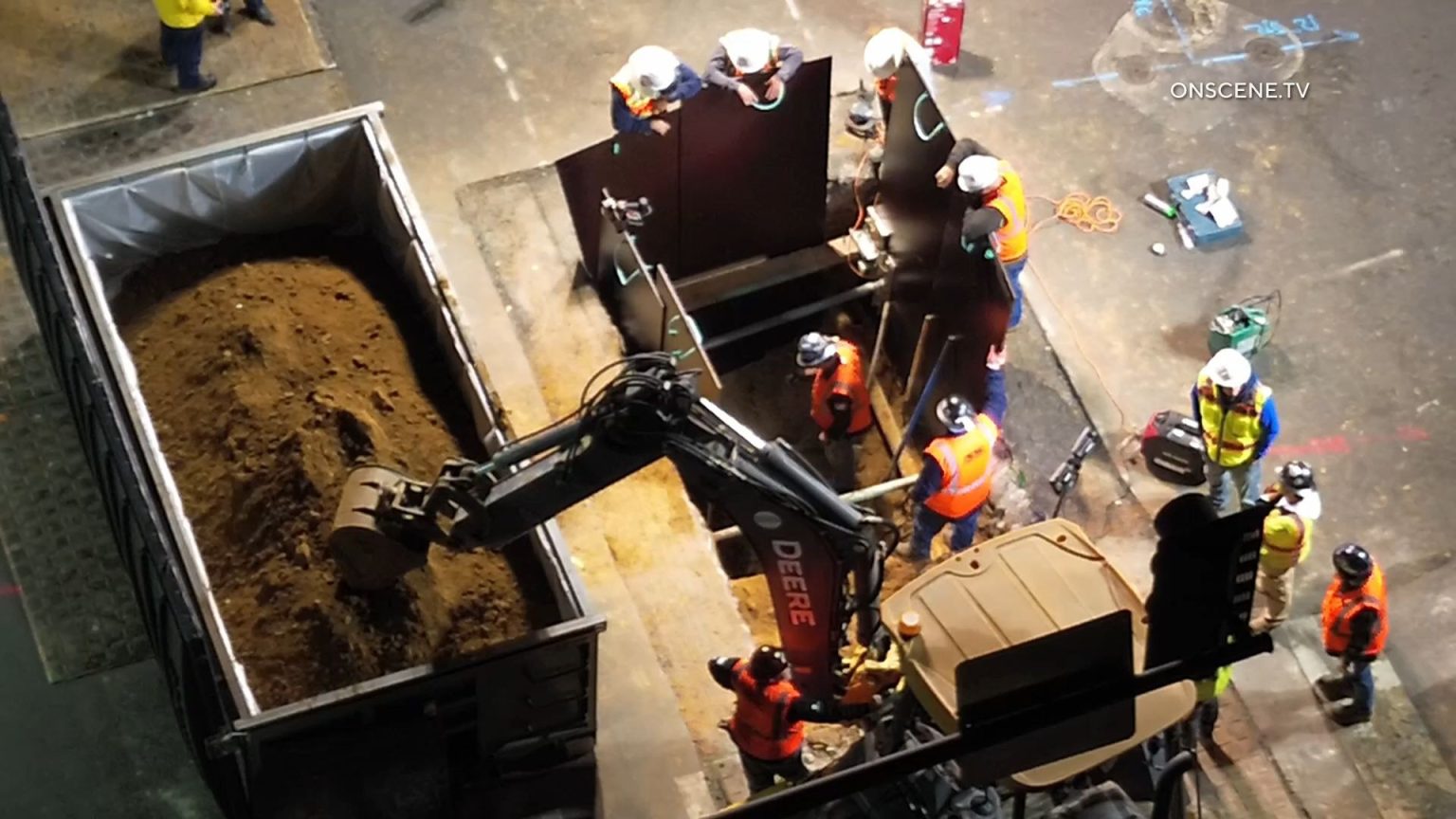 Teams Rescue Oiled Birds From River After Spill in East Los Angeles ...