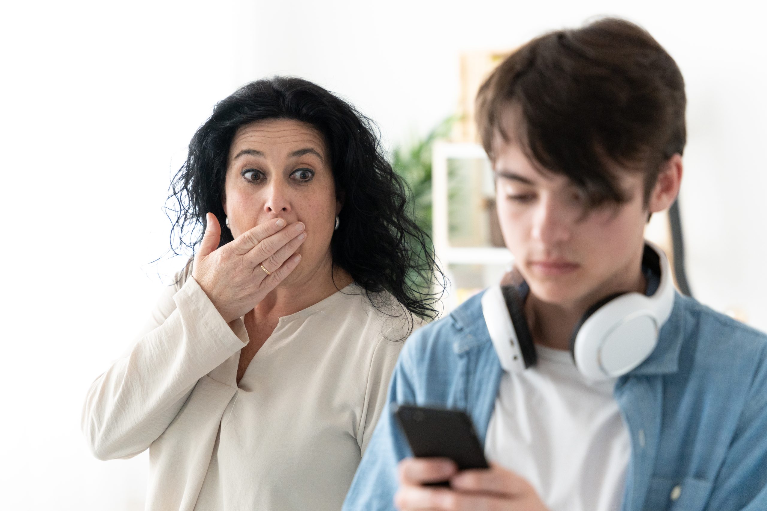 FTC Warns Websites Permitting `Nudify' AI-Generated Imaging Programs ...