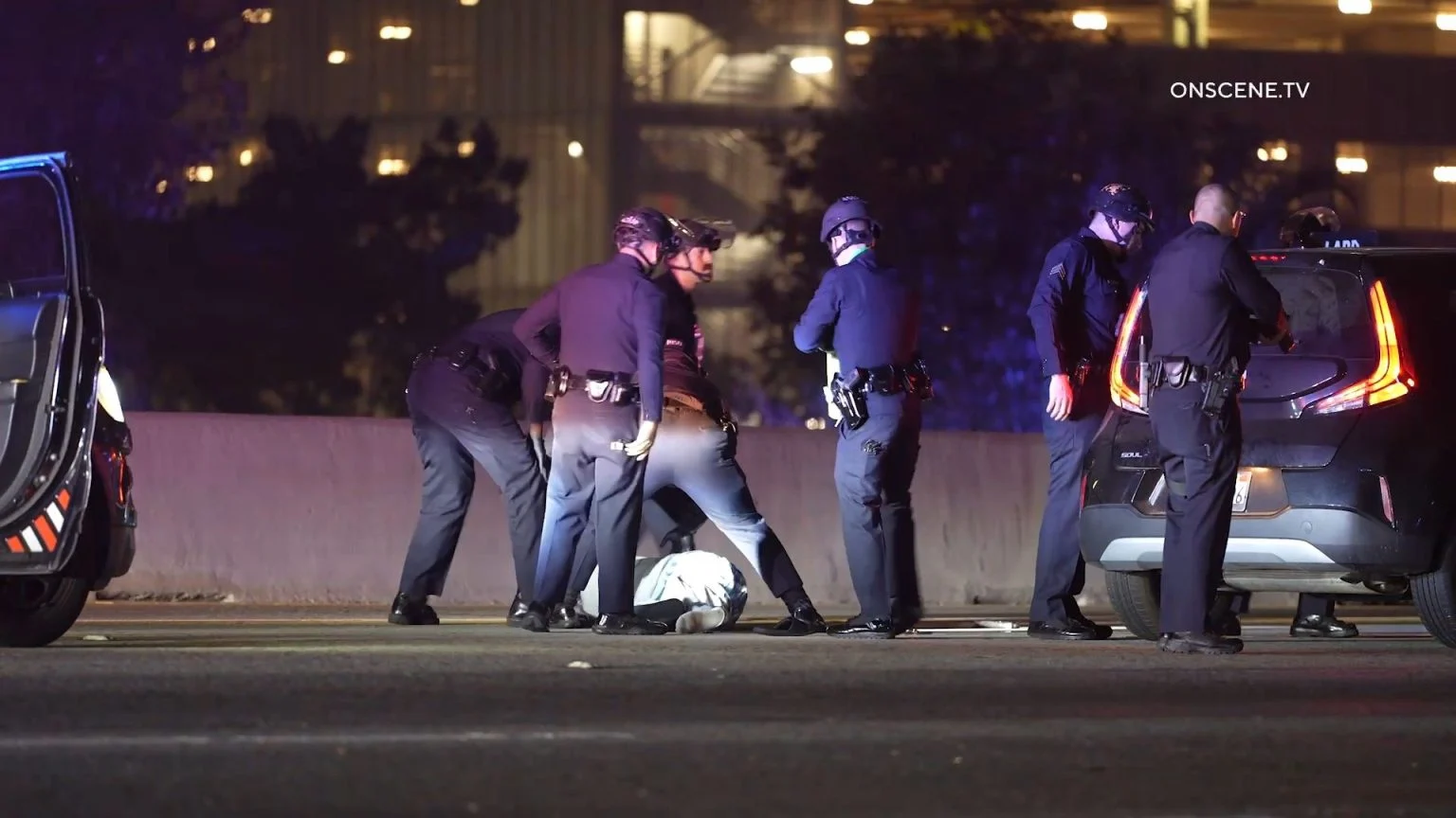 Officers Fatally Shoots Gunman on 405 in Westchester - MyNewsLA.com